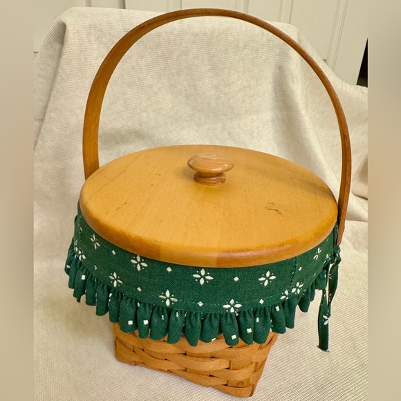 Longaberger | Accents | Vintage Longaberger 995 Round Basket W Wooden ...